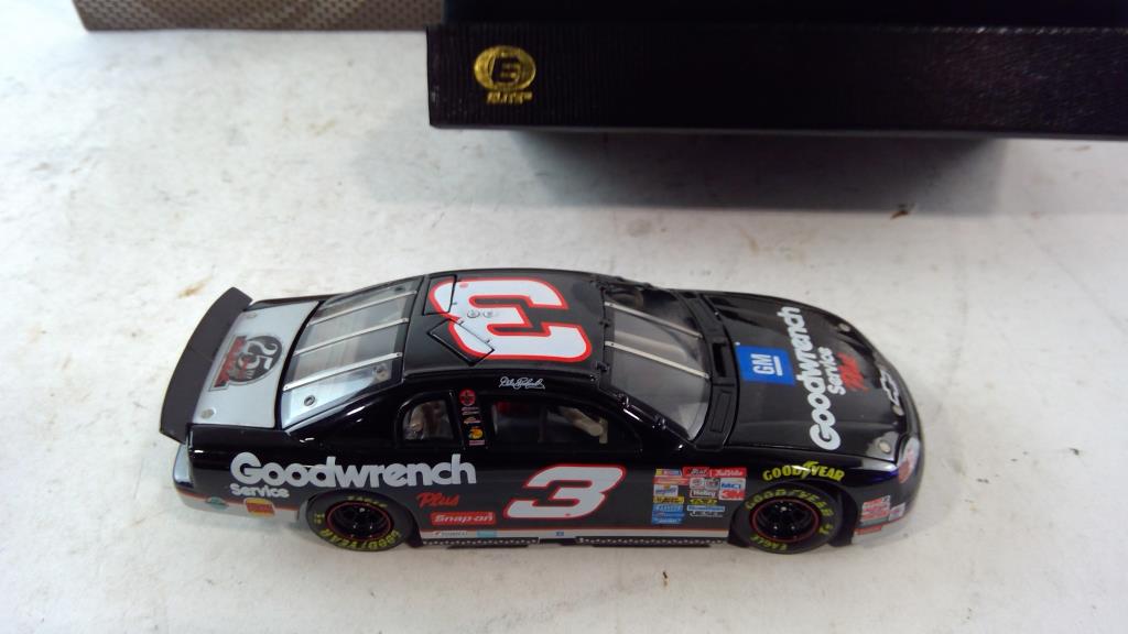 Action Racing 1/24 Scale Elite Collectible Car | Property Room