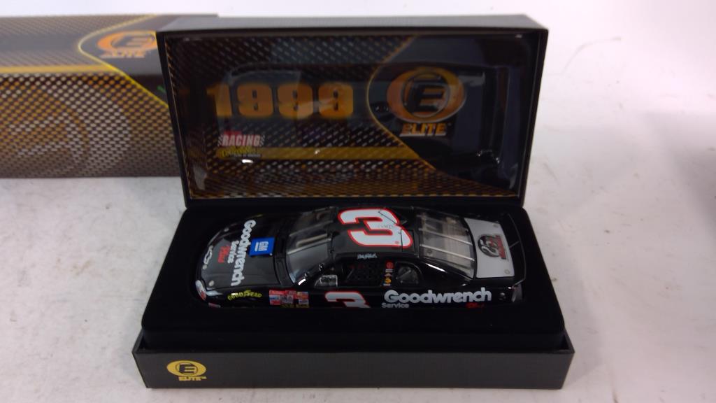 Action Racing 1/24 Scale Elite Collectible Car | Property Room
