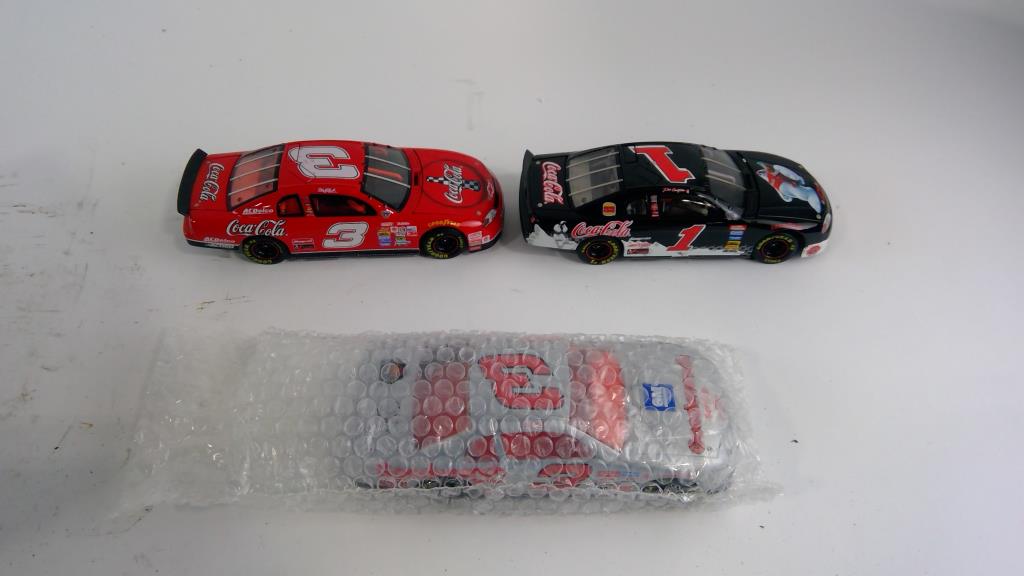 Action Racing 1/24th Scale Dale Earnhardt Car | Property Room