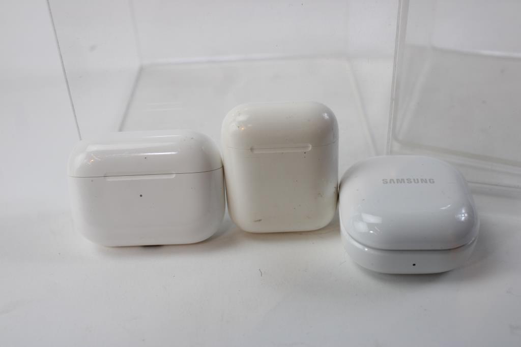 Airpods With And Without Cases, 3+ Pieces | Property Room