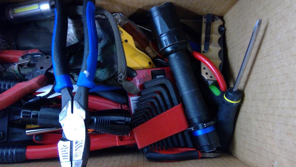 Alley Key, Screw Driver And More, 5+ Pieces | Property Room