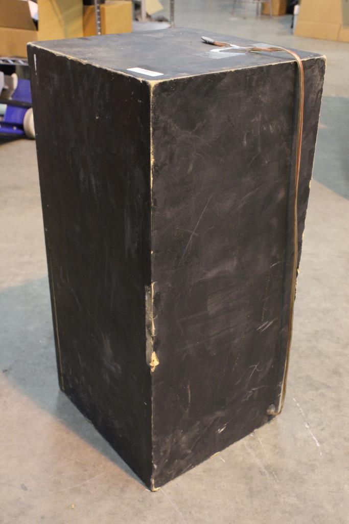 Alpine Speaker Type R12 And Speaker Box | Property Room