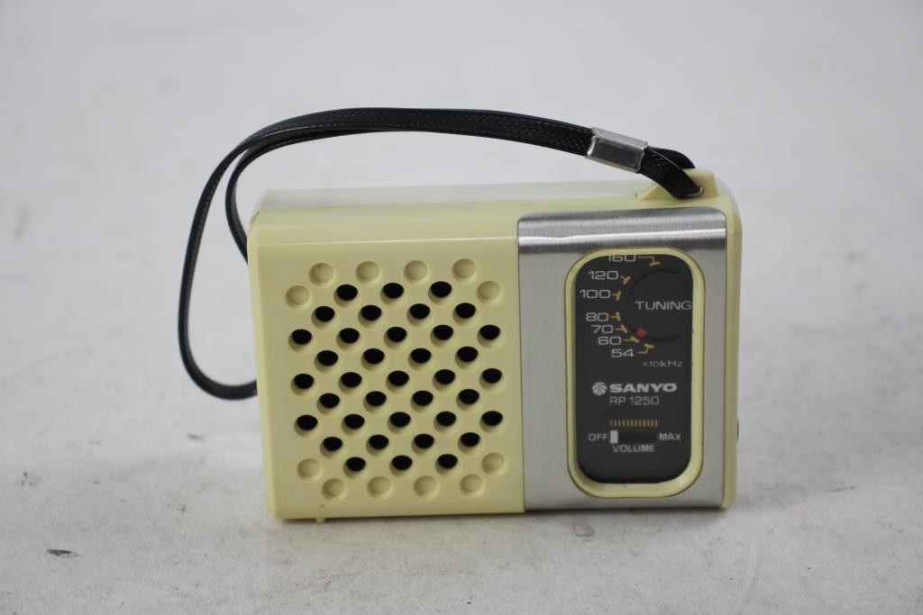 Amazon Alexa, Sanyo Transistor, And More Lot, 4 Pieces | Property Room