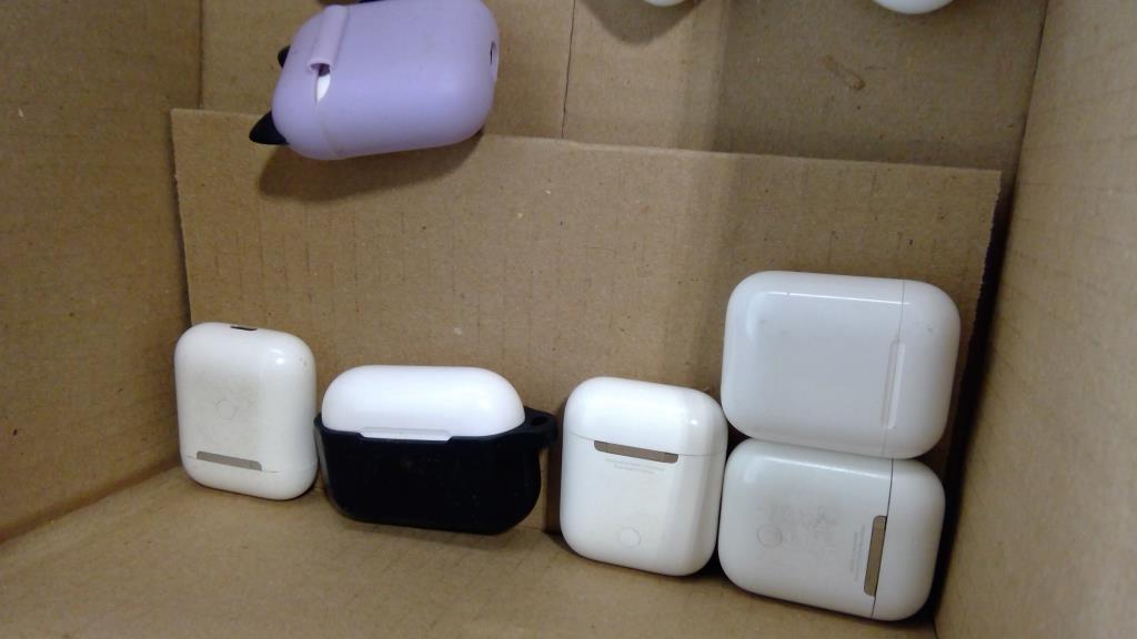 Apple Airpod, 14 Pieces | Property Room