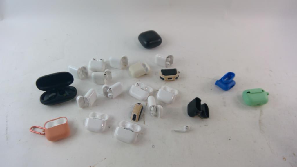 Apple Airpod Cases And More, 5+ Pieces | Property Room