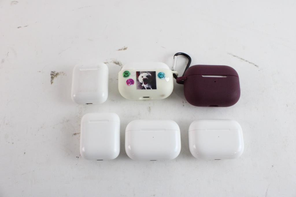 Apple Airpod Charging Cases, 6 Pieces | Property Room