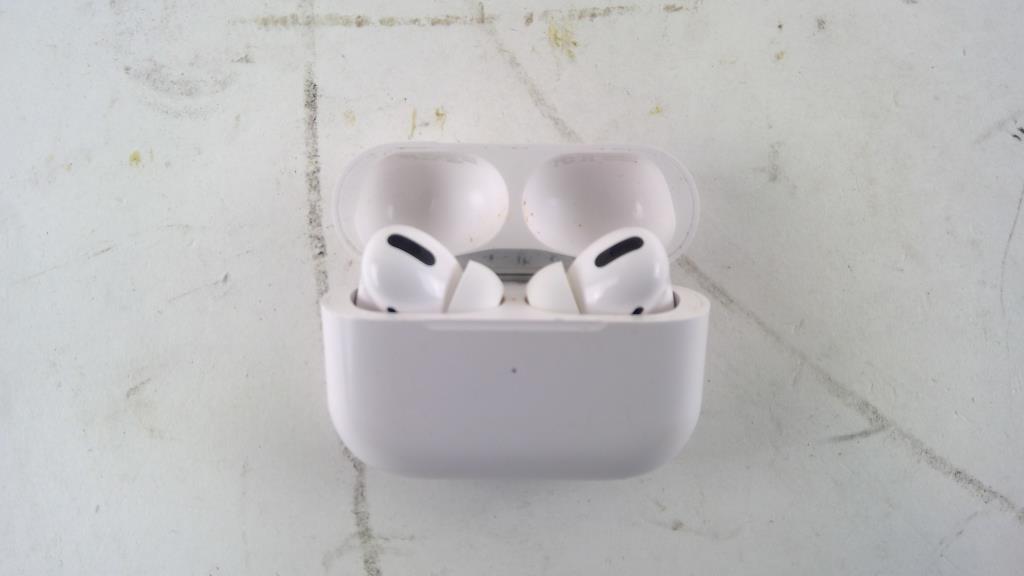 Apple Airpod Pro SOLD FOR PARTS | Property Room