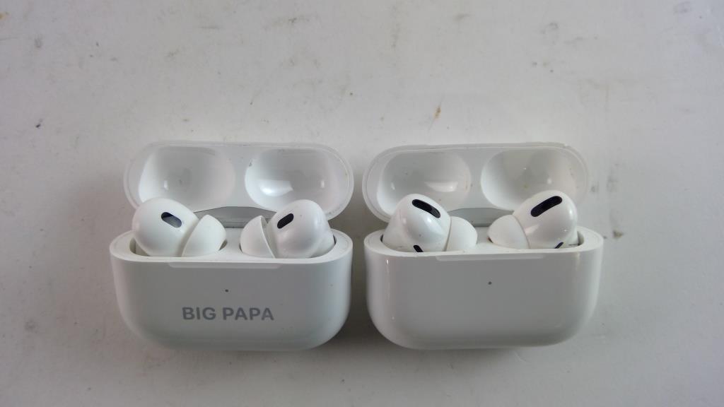Apple Airpods, 2 Pieces | Property Room