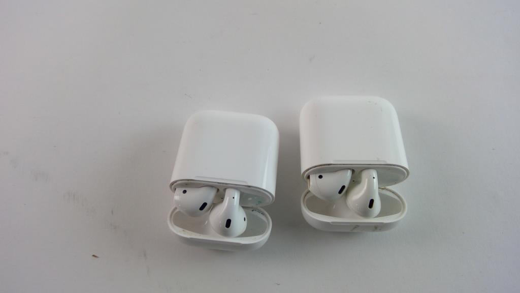 Apple Airpods, 2 Pieces | Property Room