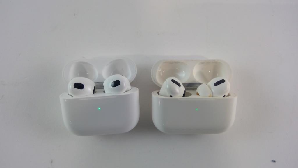 Apple Airpods, 2 Pieces | Property Room