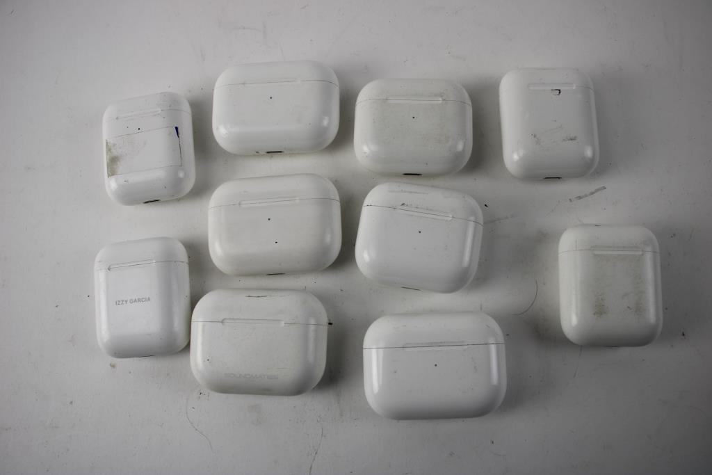 Apple Airpods And Airpod Pros Charging Cases, 10+ Pieces | Property Room