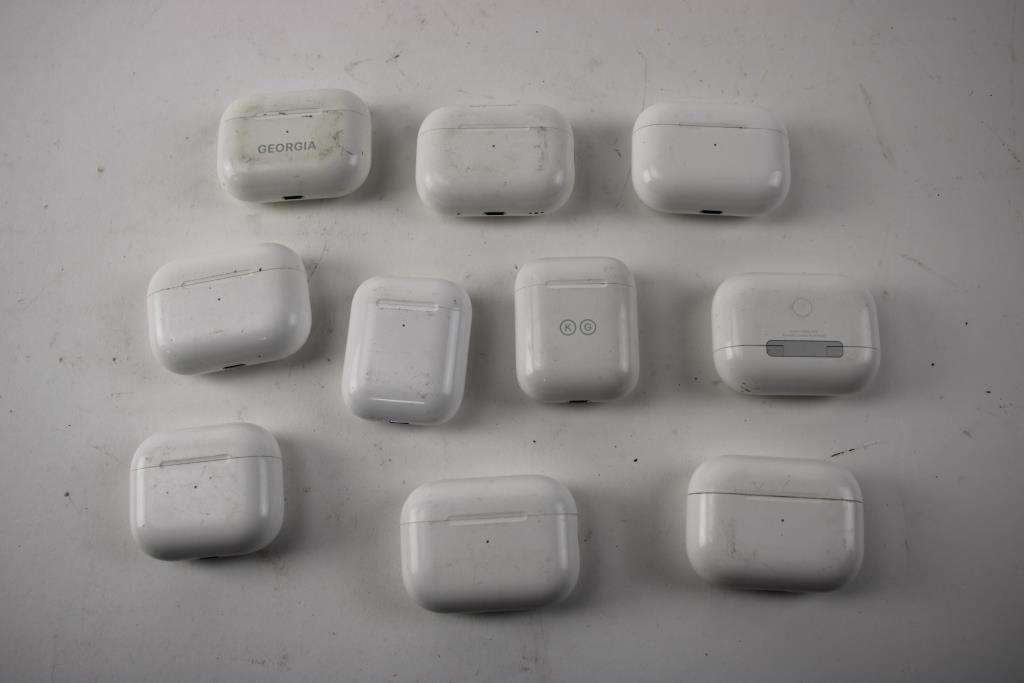 Apple Airpods Charging Cases, 10+ Pieces | Property Room