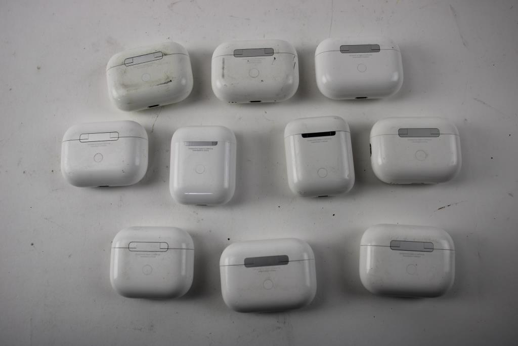 Apple Airpods Charging Cases, 10+ Pieces | Property Room