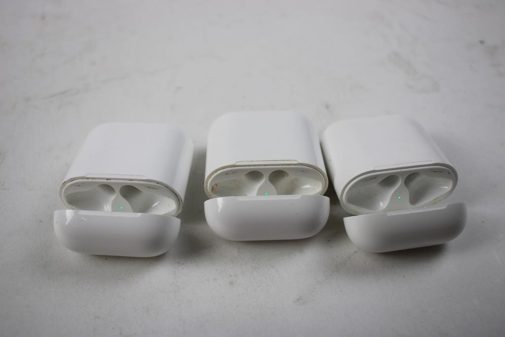 Apple AirPods Charging Cases | Property Room