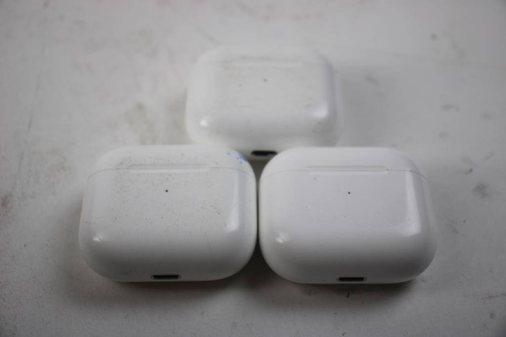 Apple AirPods Charging Cases | Property Room