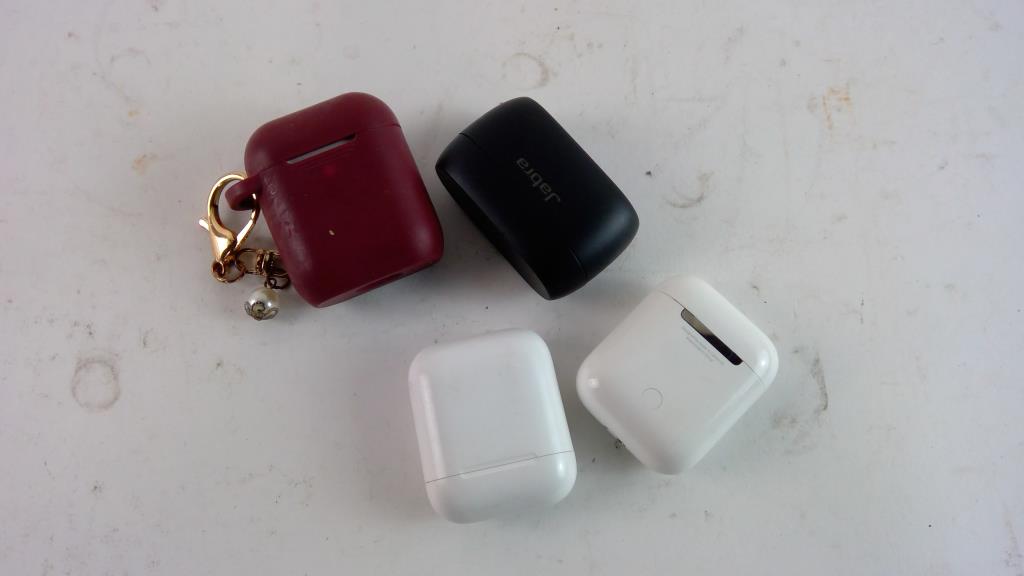 Apple Airpods, Jabra Earbuds, 4 Pieces | Property Room