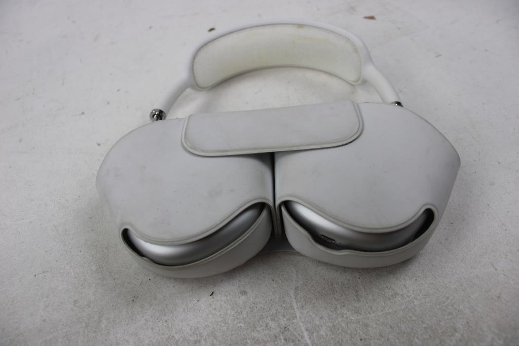 Apple AirPods Max With Smart Case | Property Room