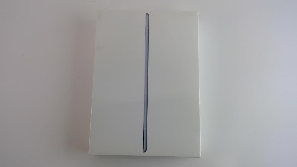 Apple IPad Air 128GB 2nd Gen, Unknown Carrier | Property Room