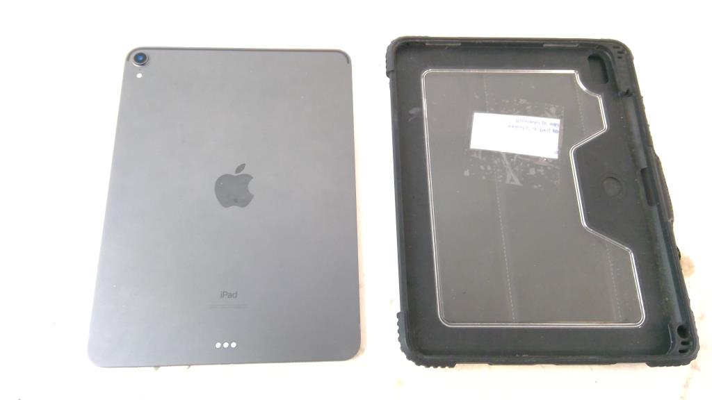 Apple IPad Pro 11" 1st Gen, Activation Locked, Sold For Parts ...