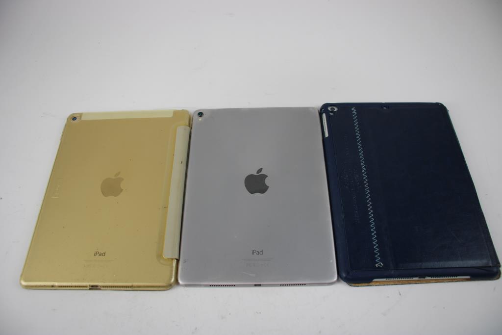 Apple Ipad Tablets, 3+ Pieces | Property Room