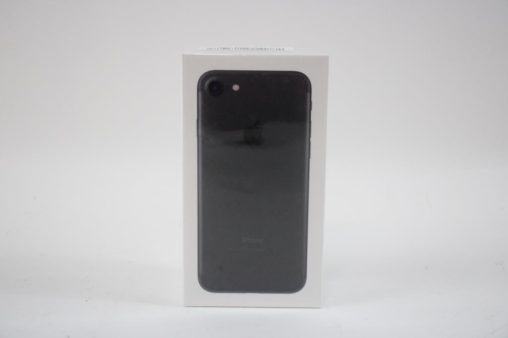 Apple IPhone 7 - 32 GB - Black | Property Room