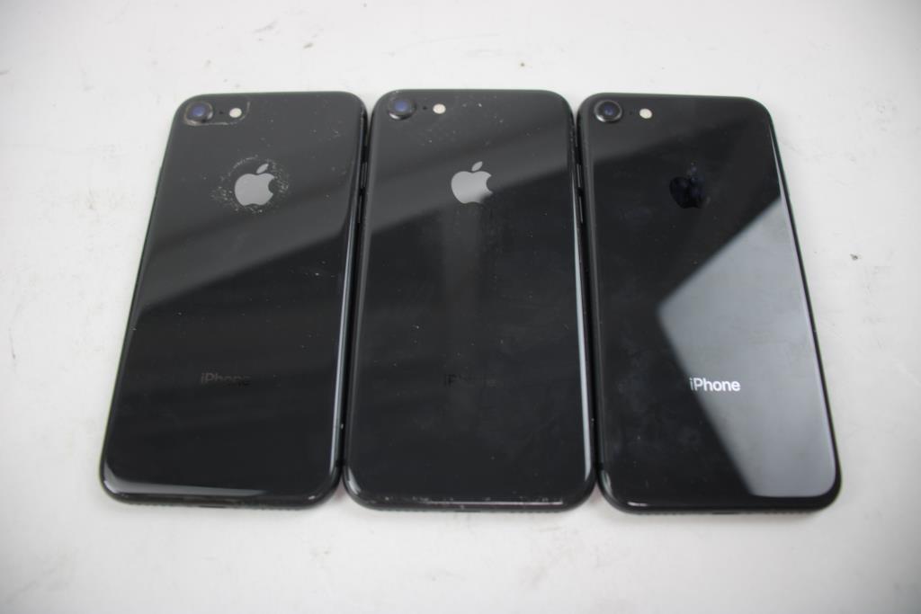 Apple IPhone Lot, 3 Pieces | Property Room