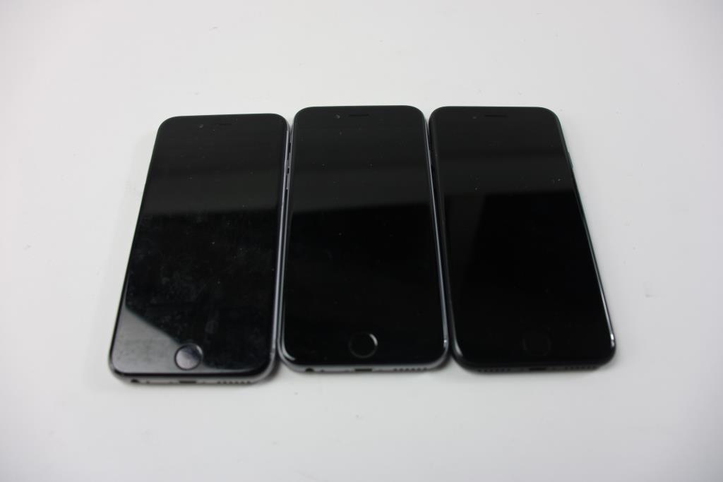 Apple IPhone Lot, 3 Pieces Sold For Parts | Property Room