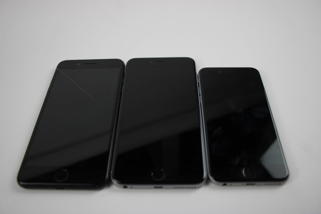 Apple IPhone Lot, 3 Pieces Sold For Parts | Property Room