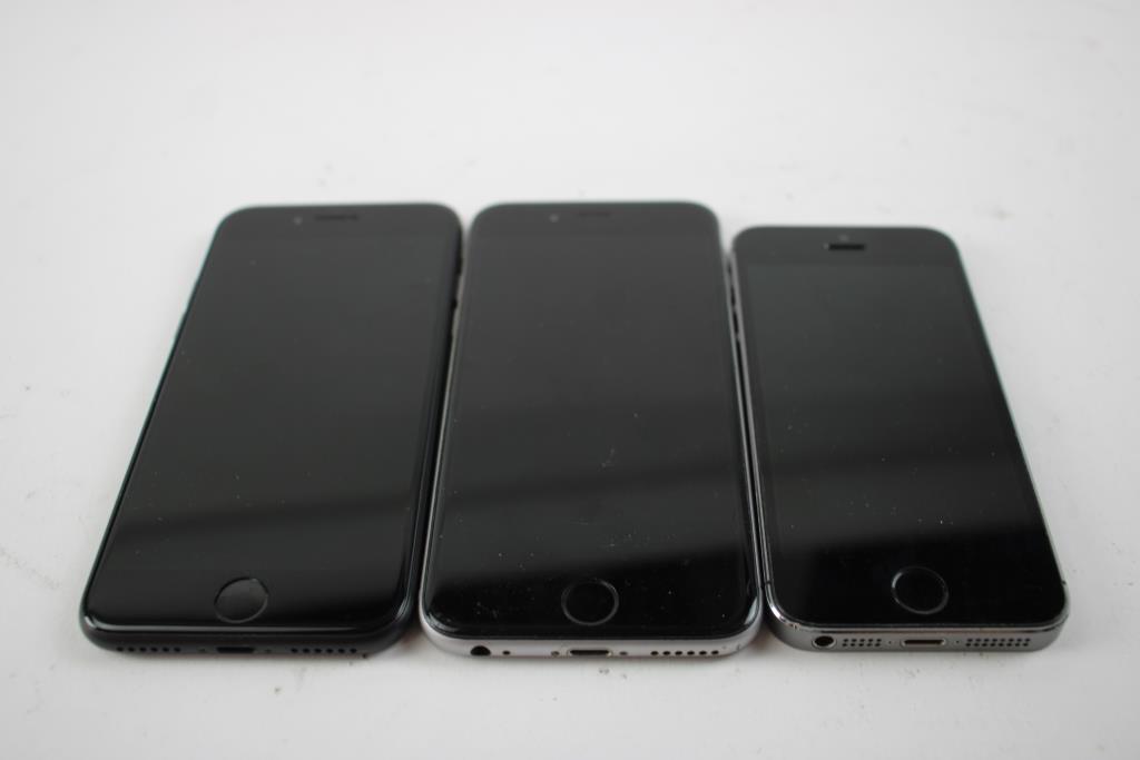 Apple IPhone Lot, 3 Pieces Sold For Parts | Property Room