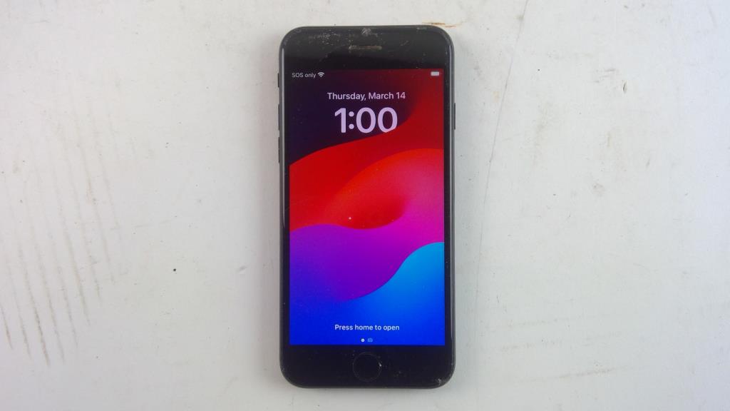 Apple IPhone SE 64GB, Mint Mobile | Property Room