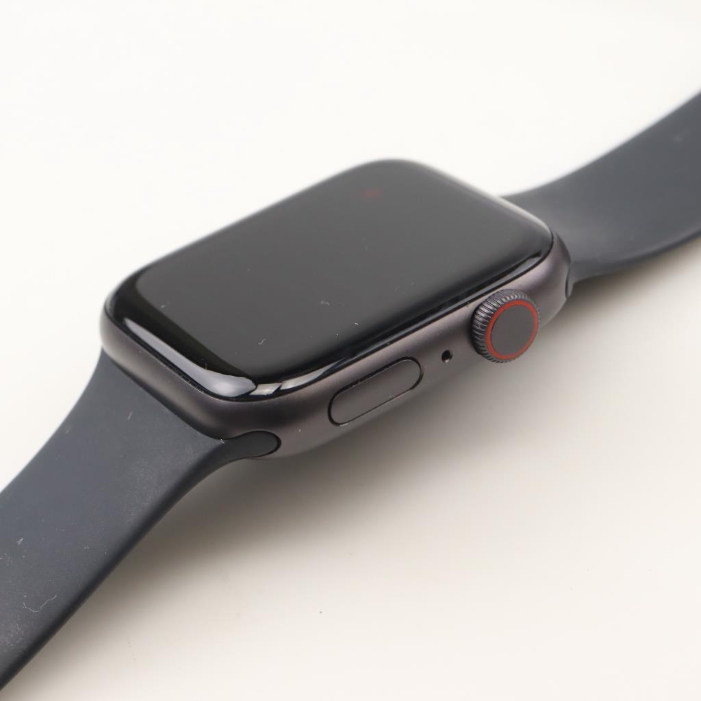 Apple Watch Series SE | Property Room