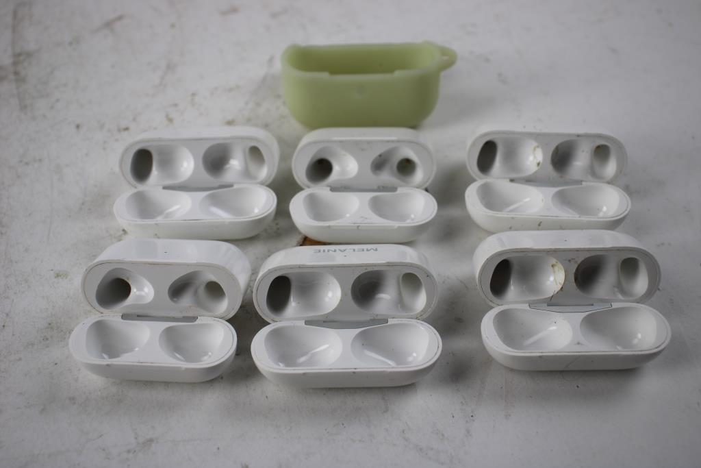 Apple Wireless Charging Airpod Cases, 12+ Pieces | Property Room