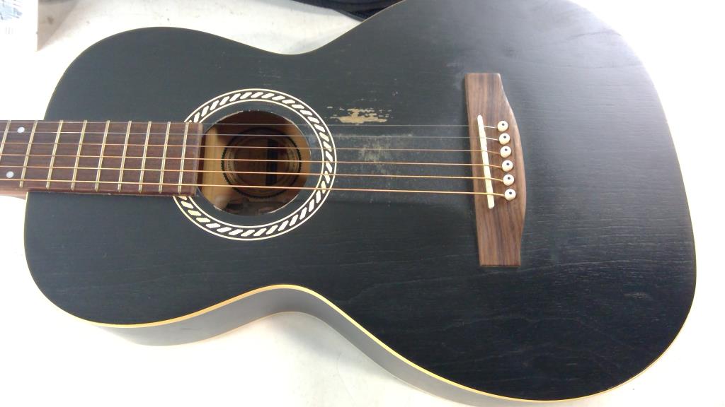 Art & Lutherie Acoustic Guitar | Property Room