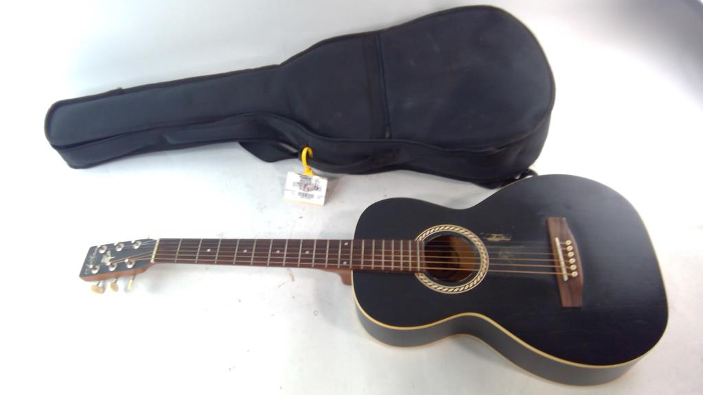Art & Lutherie Acoustic Guitar | Property Room