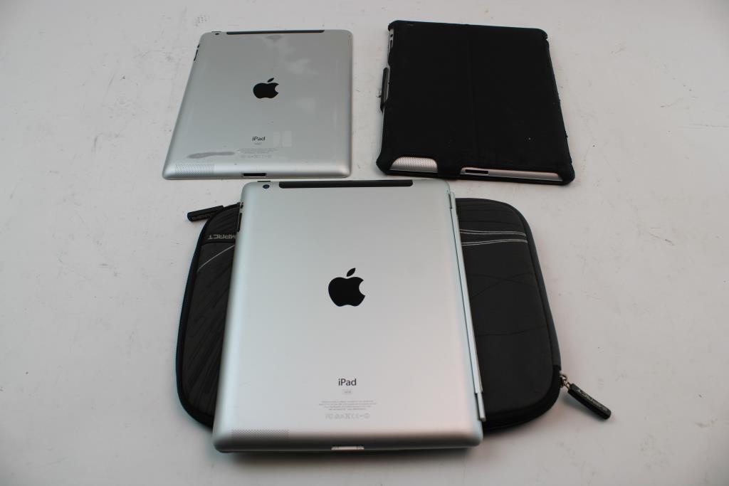 Assorted Apple Tablets; 3 Pieces | Property Room
