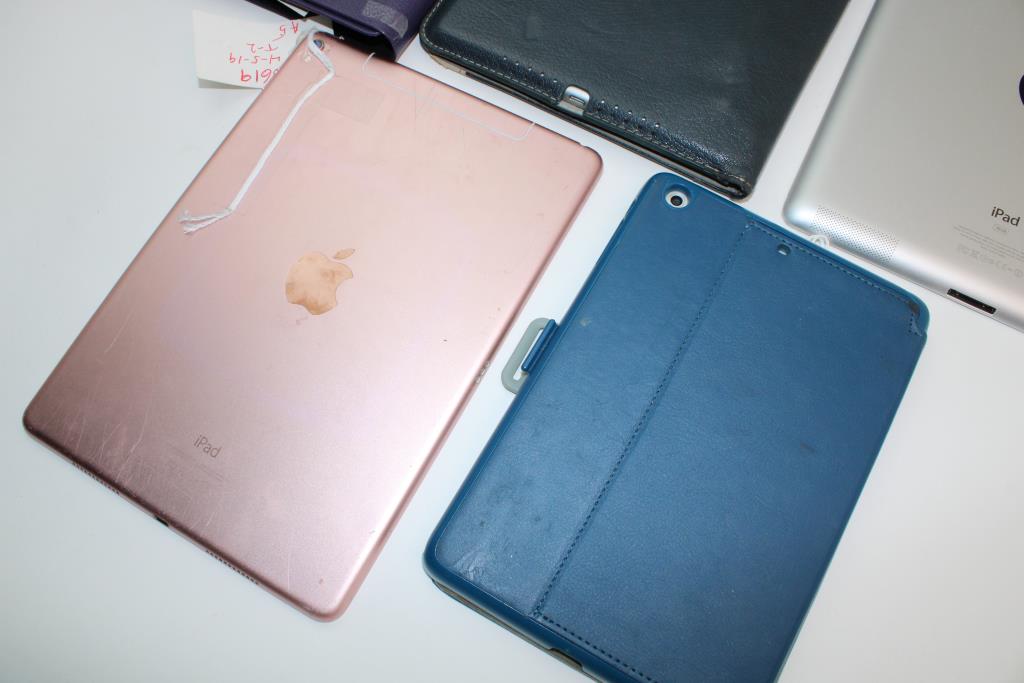 Assorted Apple Tablets; 5 Pieces | Property Room