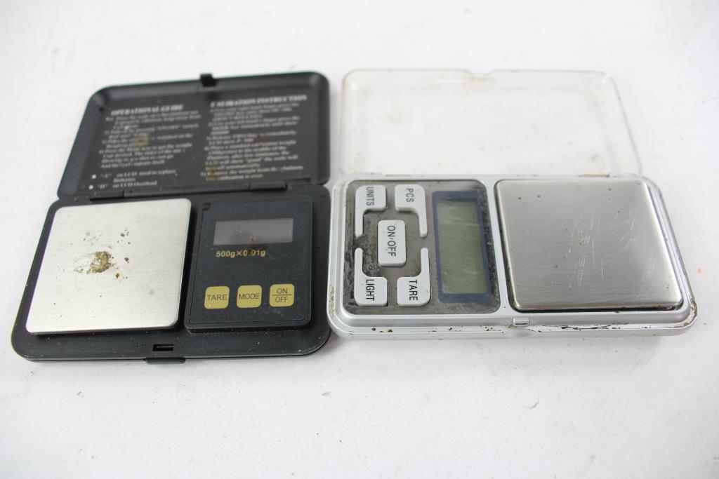 Assorted Scale Lot, 16 Pieces | Property Room