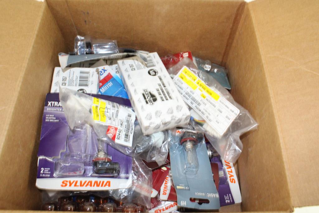 Assorted Small Automotive Bulbs, 10+ Pieces | Property Room