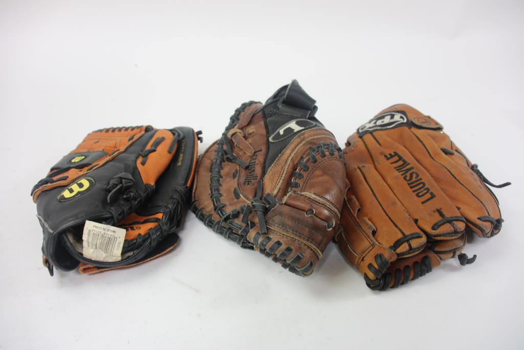 Basball Gloves 6+ Pieces | Property Room