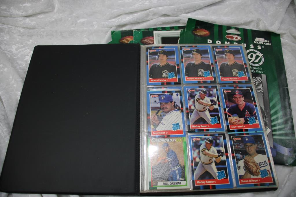 Baseball Cards With Folder 80+ Pieces | Property Room