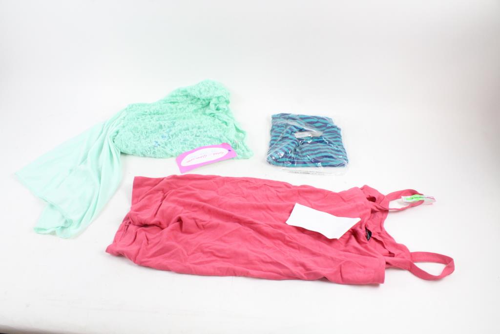 Basic House And Other Womens Clothes, M, 5 Pieces | Property Room
