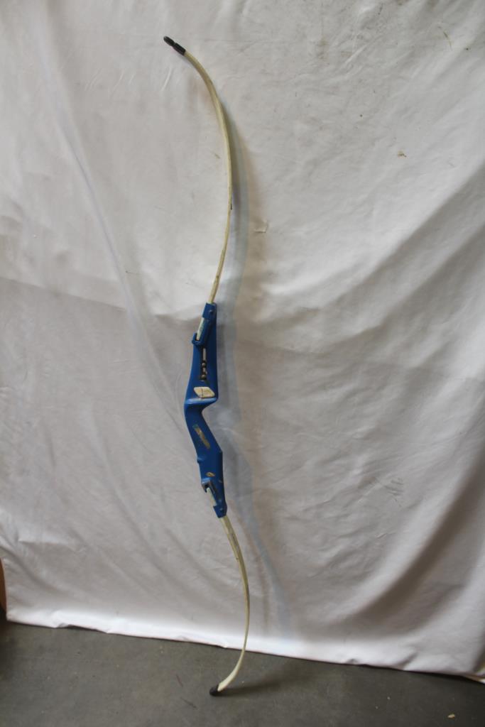 Bear Archery 76er Recurve Bow | Property Room