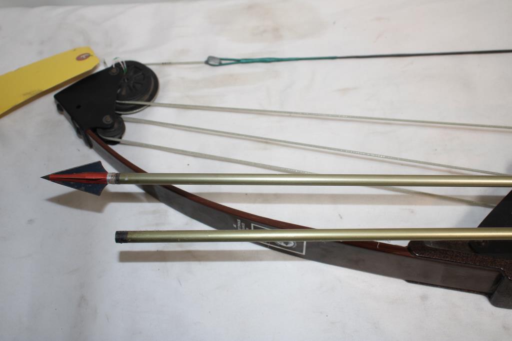 Bear Archery White Tail Hunter Bow With Arrows Attached | Property Room