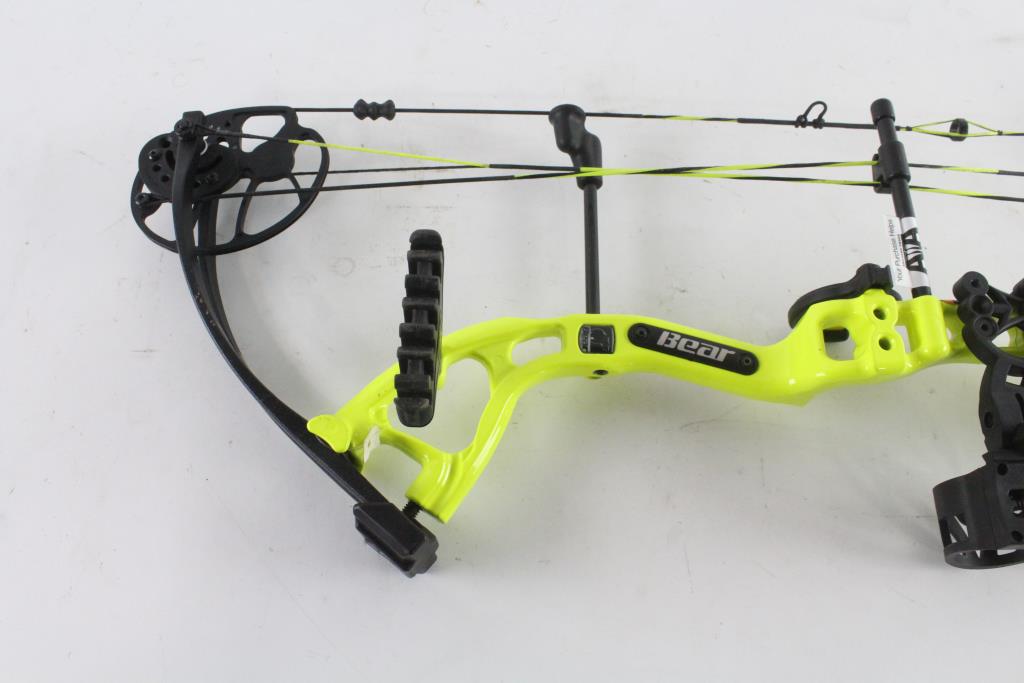 Bear Cruzer Lite Bow | Property Room