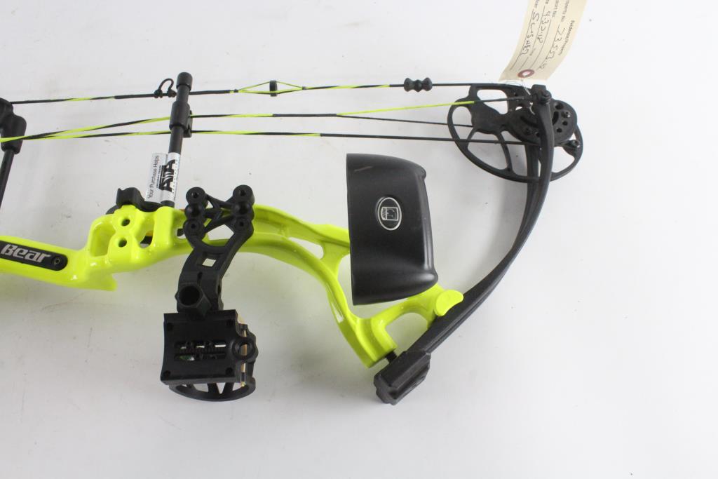 Bear Cruzer Lite Bow | Property Room