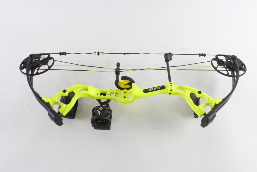 Bear Cruzer Lite Bow | Property Room