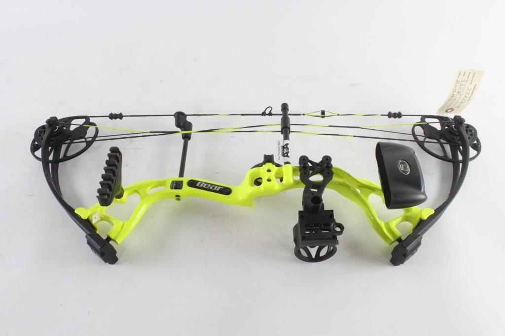 Bear Cruzer Lite Bow | Property Room