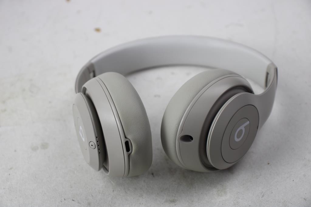 Beats Studio Pro Bluetooth Headphones | Property Room