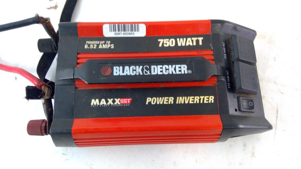 Black & Decker 750 Watt Power Inverter | Property Room