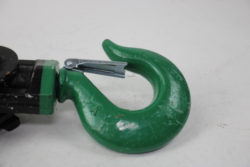 Black/Green 6" Snatch Block With Hook WLL 8 Tons | Property Room